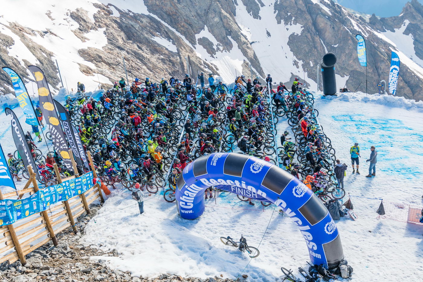 MEGAVALANCHE: first race day ! | UCC Sport Event