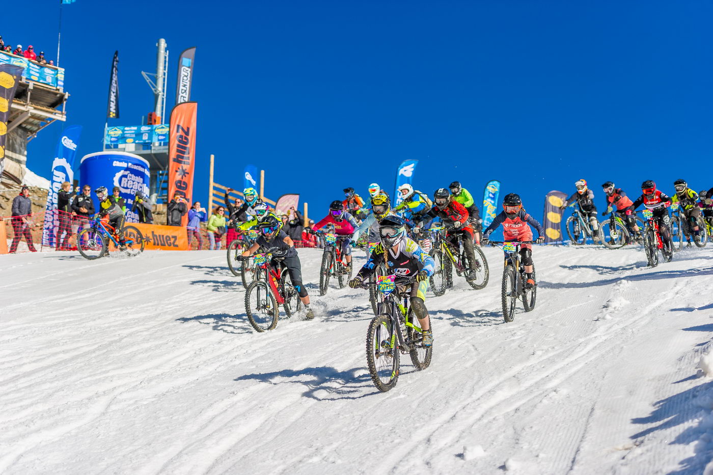 MEGAVALANCHE: first race day ! | UCC Sport Event